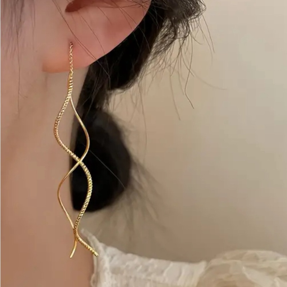 Simple God Long Wave Design Threader Earring - Gem